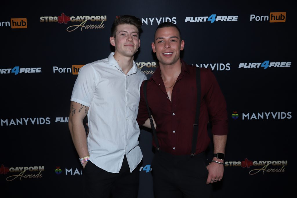 PHOTO GALLERY: Even More Red Carpet Looks As The Stars Arrived At The ...